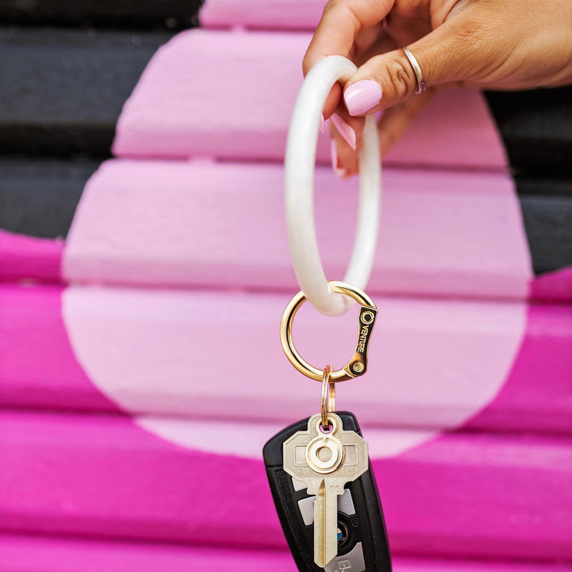 Best-Selling Marshmello Resin Big O® Key Ring – White & Gold – Oventure